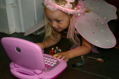 Robot Computer Fairy – Gummibunny